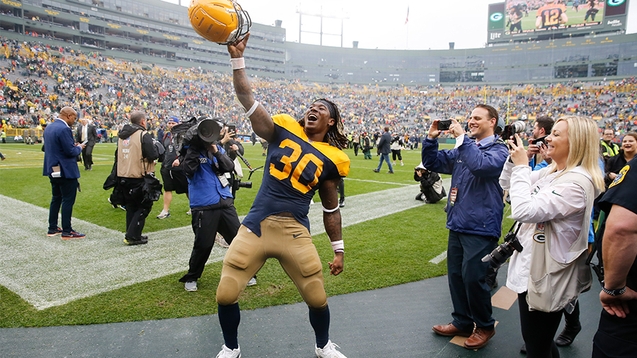 Instant Replay: Former Cougar Jamal Williams Makes Reporters Play Rock ...