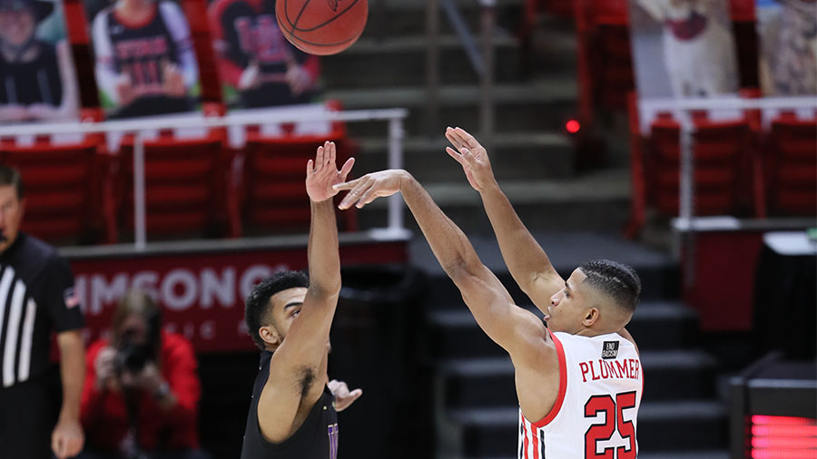 Plummer, Allen Lead Utah Basketball To Season Opening Win Over UW
