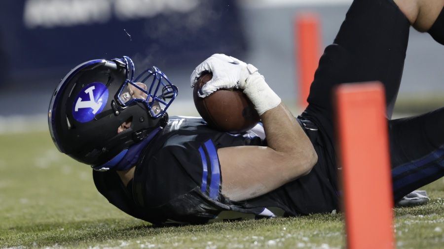 Issac Rex Dives, Hauls In Touchdown On Great Pass From BYU QB Zach Wilson