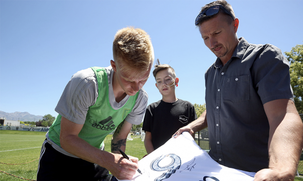 Jazz, Other Teams Wish Fans A Happy Father’s Day