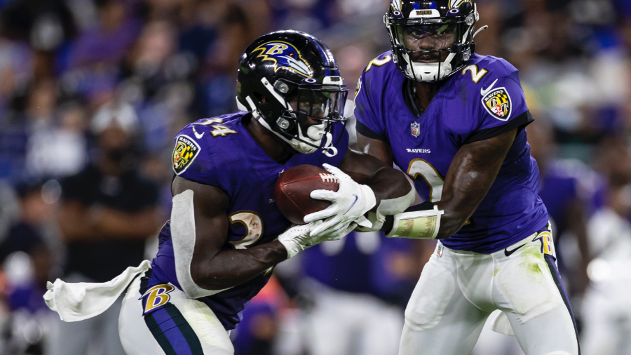 Former BYU RB Ty'Son Williams Scores First NFL TD During Ravens ...