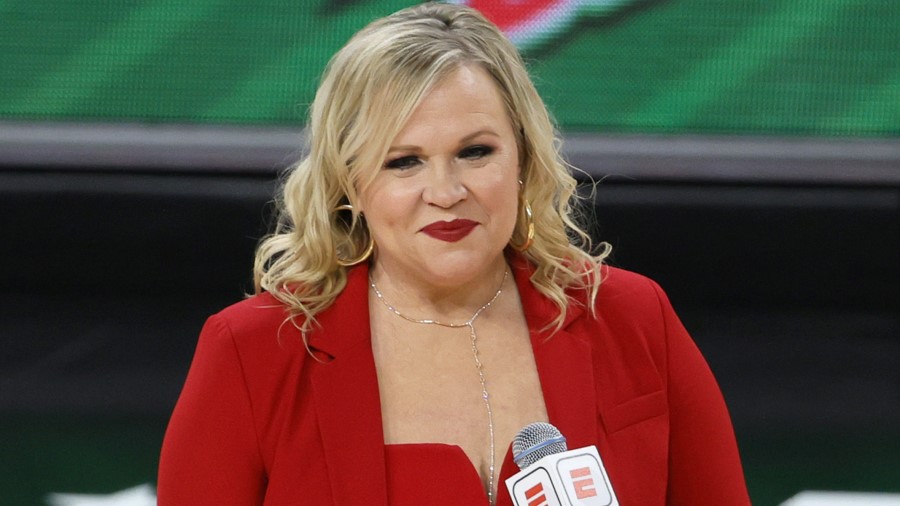 Holly Rowe, ESPN Pay Tribute To Utah DB Aaron Lowe On College Gameday