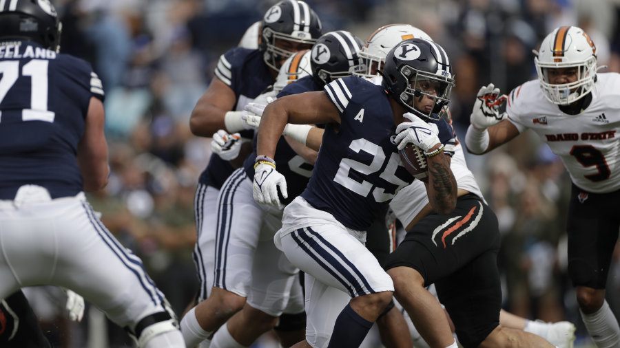 BYU RB Tyler Allgeier Starts Senior Day With 17th Rushing TD In 2021
