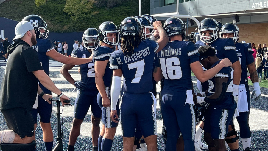 Bishop Davenport Starts For Utah State Against Wyoming Cowboys