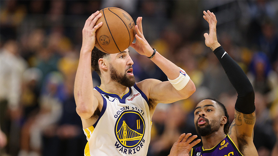 Thompson Scores 30, Warriors Adjust To Beat Lakers 127-100