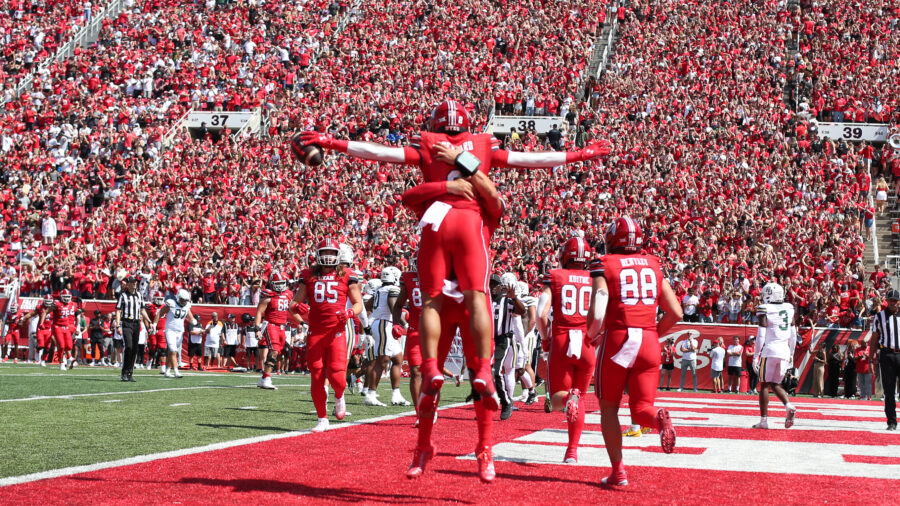 Utah Football Defeats Baylor Led By Dominant Defensive Showing